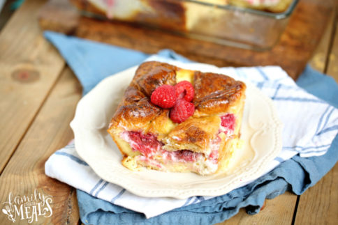 Raspberry Cheesecake Breakfast Bake - Family Fresh Meals